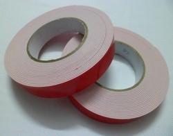 China Rolo de toras com preço de fábrica de 50 m, solvente, acrílico, dupla face, fita adesiva de espuma PE à venda