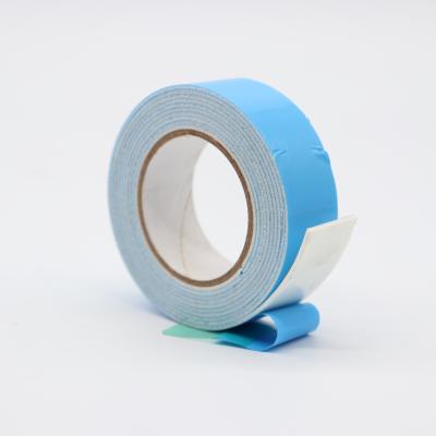 Cina Nastro in schiuma acrilica PE 1 mm Isolamento termico a celle aperte Bobina con bordo morbido in vendita