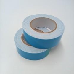 Cina Schiuma PE nera/bianca Montaggio Nastro biadesivo in schiuma autoadesiva sigillante per finestra resistente alle intemperie in vendita