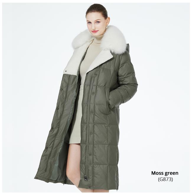 Close-up of fox fur collar and lapel design