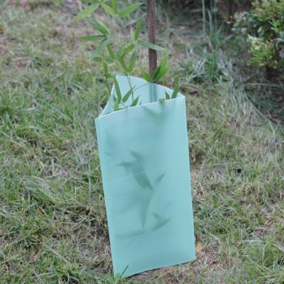 China 2mm Corflute Corrugated Tree Guards Triangle Plastic Tree Trunk Protectors for sale