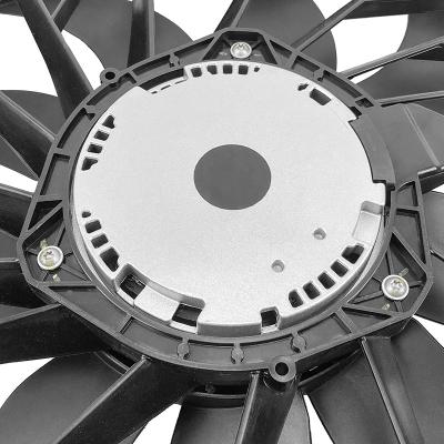 China E83 Radiatorkoelventilator voor motorspanning 600W ISO TS15949 Gecertificeerd 17113442089 17423442096 Te koop