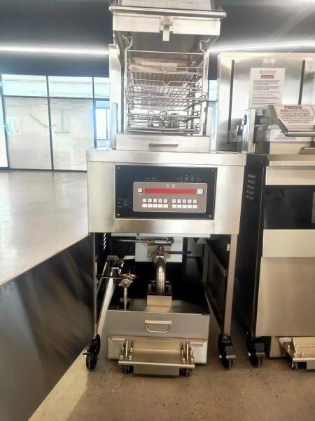 Quality 8HD Electric 17KW 380V 55L 5 Fry Tray Big Productivity Broaster Chicken Pressure for sale