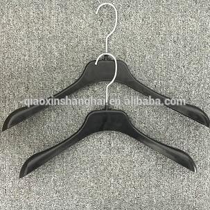 China VICS HANGER 3945,3937, PLASTIC HANGER COAT HANGER DISPLAY HANGER for sale
