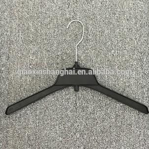 China VICS HANGER 3316, HANGER PLASTIC GARMENT HANGER TOP HANGER for sale