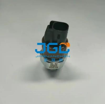 China Suitable For SK200-8 SK350-8 Excavator Fitting Oil Pressure Sensor VH835301471A for sale