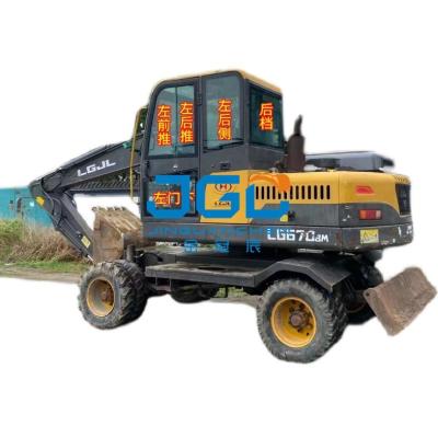 China 670BM 680 690 Excavator Glass Front Windshield Door Sliding Window Glass for sale
