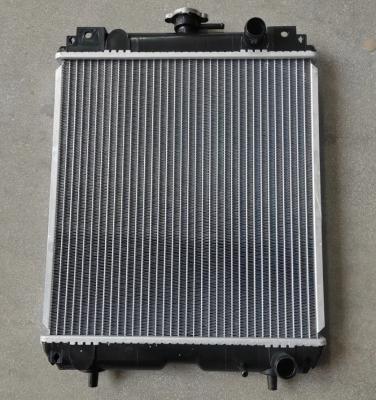 Китай KX15 Водяной резервуар радиатор Алюминиевый материал для строительных машин продается