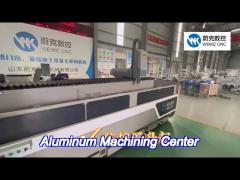 3Axis CNC Machine アルミ製の窓とドアのためのCNC加工センター