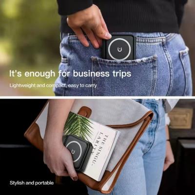 Cina Stazione di ricarica senza fili 3 in 1 con ABS silicone in vendita