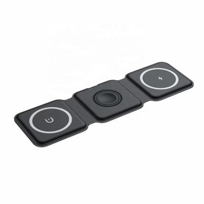 Cina Magnetico 3 in 1 stazione di ricarica wireless pieghevole 15W ricarica rapida 128g in vendita