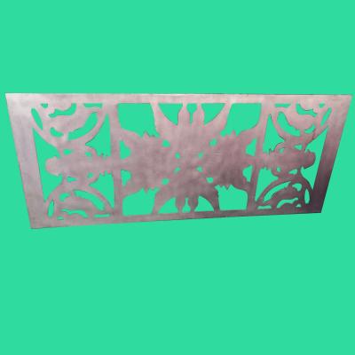 China 1Hoja de aluminio metálico perforada de.5 mm a 5.0 mm con diseños personalizados para decoración de techos o pantallas for sale