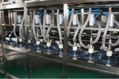 Cina 220V / 380V linea di produzione di riempimento dell'acqua della macchina di rifornimento dell'acqua da 5 galloni con la testa 3 in vendita