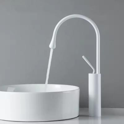 China Luxury Single Handle Bathroom Faucet Mixer by Lizhen Hwa Design for Modern Wash Basin for sale