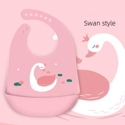 中国 赤ん坊のための紫色の子供の装身具のシリコーンの防水供給の胸当て 販売のため