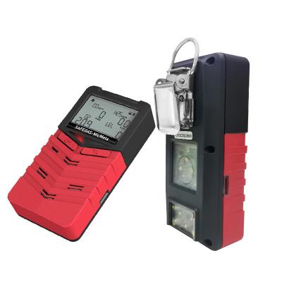 China Wearable Diffusion Multi Gas Monitor with IP66/IP68 Waterproof 24h Battery and Man Down Alarm for sale