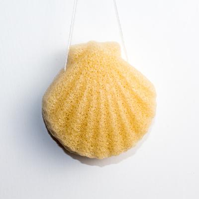 中国 シャワーの緑茶のKonjacスポンジはBlackheadの滑らかな皮の洗剤のスポンジを取除く 販売のため