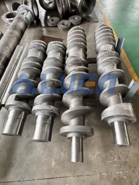 Quality Precise 0.015mm Straightness Squeeze Screw And Barrel Durable Alloy Steel Material 0.5-0.8mm Nitrided Layer for sale