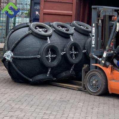 China 2.0*3.0m Ship Large TugBoat Rubber Fenders in black for sale