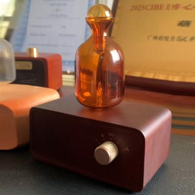China Hand Blown Glass Aroma Diffuser with Rechargeable Wireless Operation and Cold-air Diffusion Technology for sale