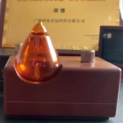 China Natural Beech Wood 2600mAh Lithium Battery Aroma Diffuser Machine with 100cbm Coverage and Cold-air Diffusion Technology for sale