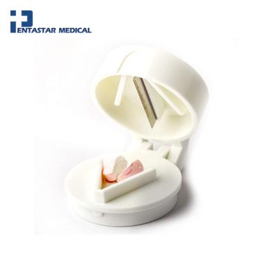 Cina Pill Cutter Crusher Splitter Pulverizer Ideal for Small Pills Accurate Cut and Alignment Ideal for Medication Vitamin, Sup in vendita