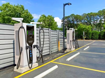 China 160kW Zware EV-laadstation | Supersnel laden met stille werking & kabelbeheer Te koop