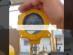 Intelligent Wireless IoT Pressure Transmitter for Oil Gas Industry