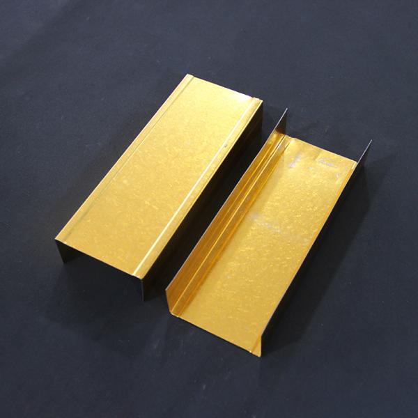 Quality Modern Galvanized Gypsum Metal Drywall Track Building Material Wall Angle For Apartment Villa Green for sale