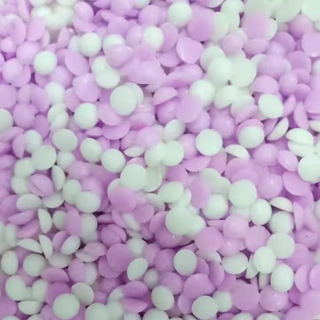 Packaged laundry scent booster beads