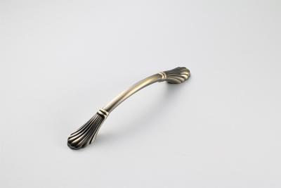 China Mobiliário de estilo bronze antigo puxa guarda-roupa botões de gaveta e hardware à venda