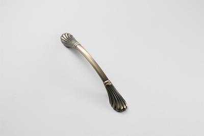 China Mobiliário de estilo bronze antigo puxa guarda-roupa botões de gaveta e hardware à venda