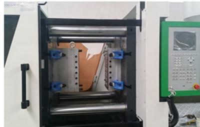 Cina Tensione su ordinazione della macchina a iniezione automatica degli ossequi dell'animale domestico dell'acciaio inossidabile 304 accettata in vendita