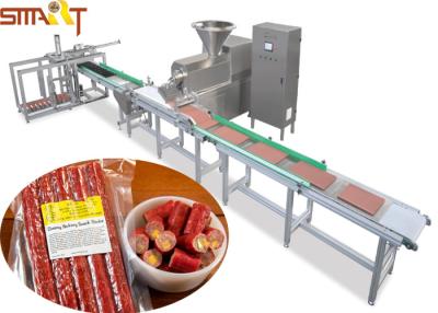 Cina 100 - 300kg/il sistema automatico di Traying della striscia carne di H con due cinghie di strati progettano in vendita