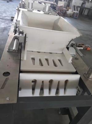 Chine Barre matérielle de céréale de solides solubles formant la machine, barre efficace de protéine faisant la machine à vendre