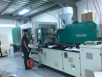 Cina Macchina a iniezione completamente automatica degli ossequi dentari di masticazioni del cane in vendita