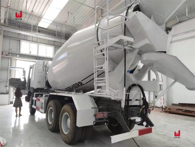 Camion utilizzato del miscelatore
