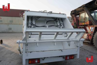 Cina Camion di bassa potenza del compattatore dei rifiuti del caricatore della parte posteriore di Remoral 8CBM dell'immondizia in vendita