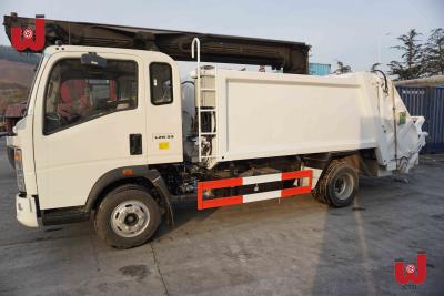 China Immondizia di bassa potenza 6CBM che raccoglie il camion di immondizia del compattatore del veicolo for sale