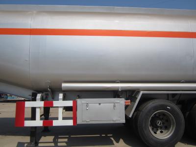 Cina 40000L tri Axle Oil Tank Trailer ccc riforniscono di carburante il rimorchio di trattore dei semi in vendita