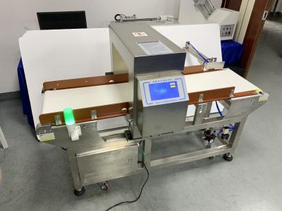 Cina Macchina di rilevazione del metallo dell'alimento del nastro trasportatore con il dispositivo di rifiuto dell'asta di spinta in vendita
