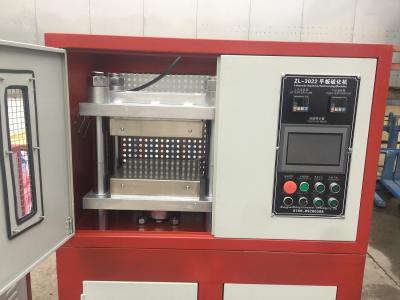 China Fast Heating 10T 50T Hot Vulcanizing Machine For Rubber for sale