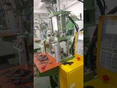 Máquina vertical da modelação por injeção para as pequenas e médias peças encaixadas