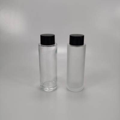 Cina Collare di vetro 100ml 150ml bottiglia toner a cilindro ghiacciato con tappo in vendita
