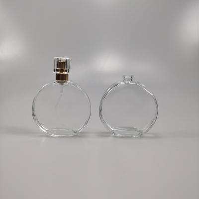 Cina 25ml 30ml 50ml 100ml bottiglia di profumo di vetro con spray atomizer in vendita