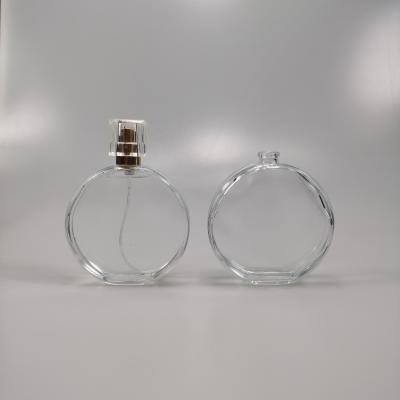 Cina 25ml 30ml 50ml 100ml bottiglia di profumo di vetro con spray atomizer in vendita