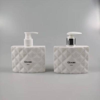 Cina Stampa a schermo Bottiglia di plastica di lusso vuota per lozione shampoo per capelli Conditioner in vendita