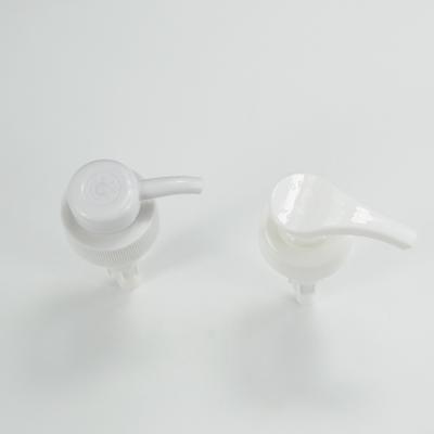 Cina Dispensatore di pompe per lozioni professionale 38/400 con spruzzatore di pompe e tipo di plastica PP in vendita