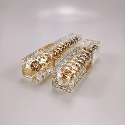 Cina Bottiglia di pompa di lozione acrilica 30ml 50ml 100ml Quadratura personalizzata per prodotti di bellezza in vendita