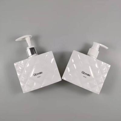 Cina Bottiglia di shampoo di plastica quadrata per lozioni e prodotti per la cura personale Imballaggio vuoto 260 ml in vendita